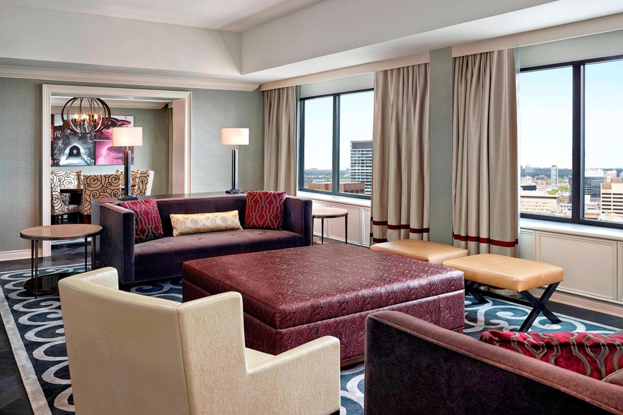 SHERATON CENTRE TORONTO HOTEL