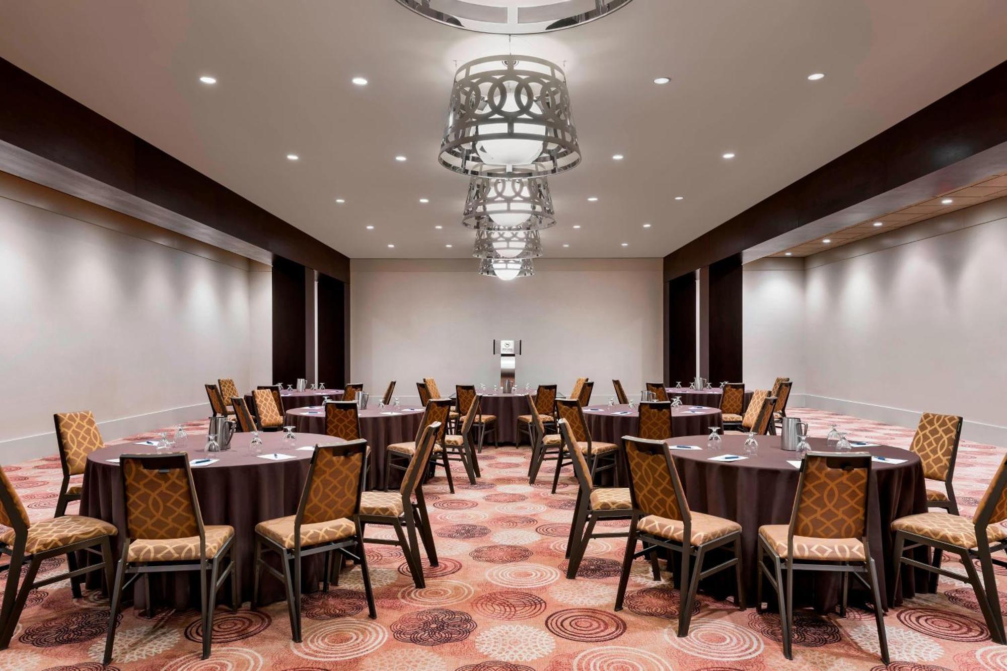 SHERATON CENTRE TORONTO HOTEL